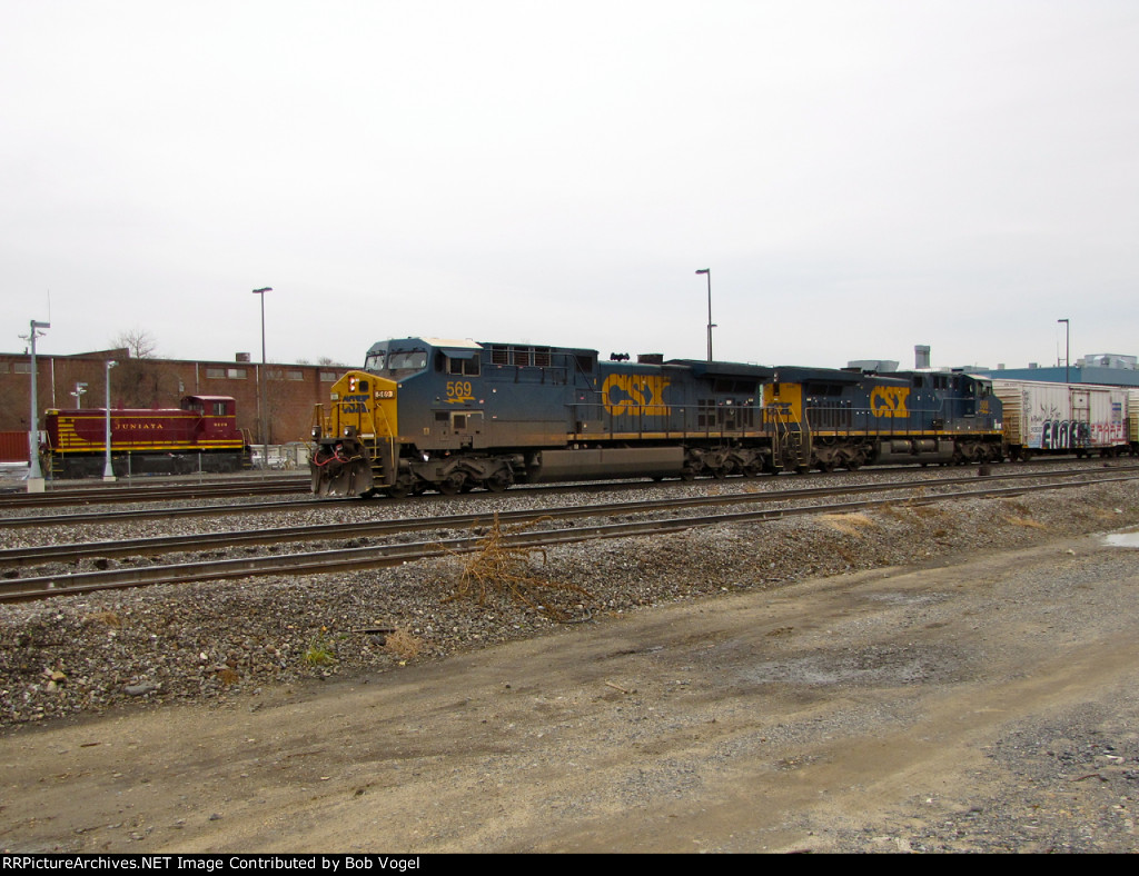 CSX 569 and 588